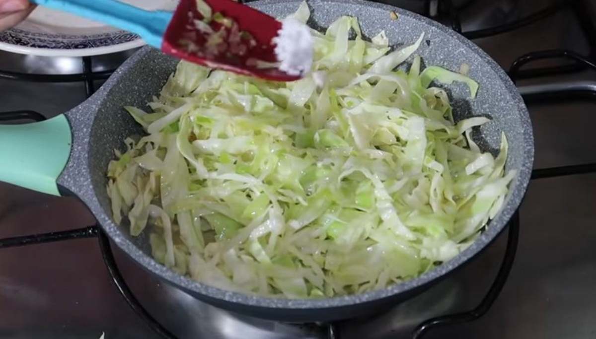 Receita de Repolho Refogado - Receitas Fáceis e simples todos os dias.